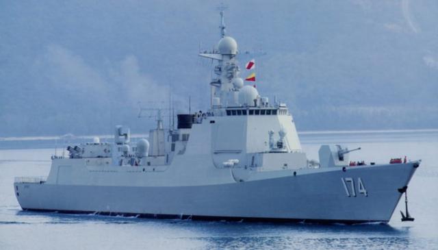 外媒：中国海军升级版052D驱逐舰首次起航 应对紧张局势 -「九尾网」