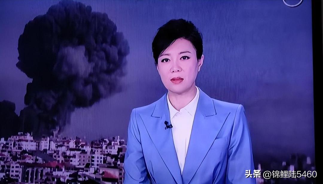 "CCTV host broadcast live broadcast of tooth loss? Li Wenjing calmly ...