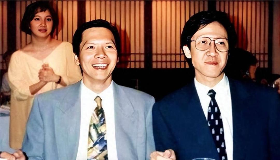 He was a Beijing gangster in the 1990s. He once slapped Huaqiang twice ...