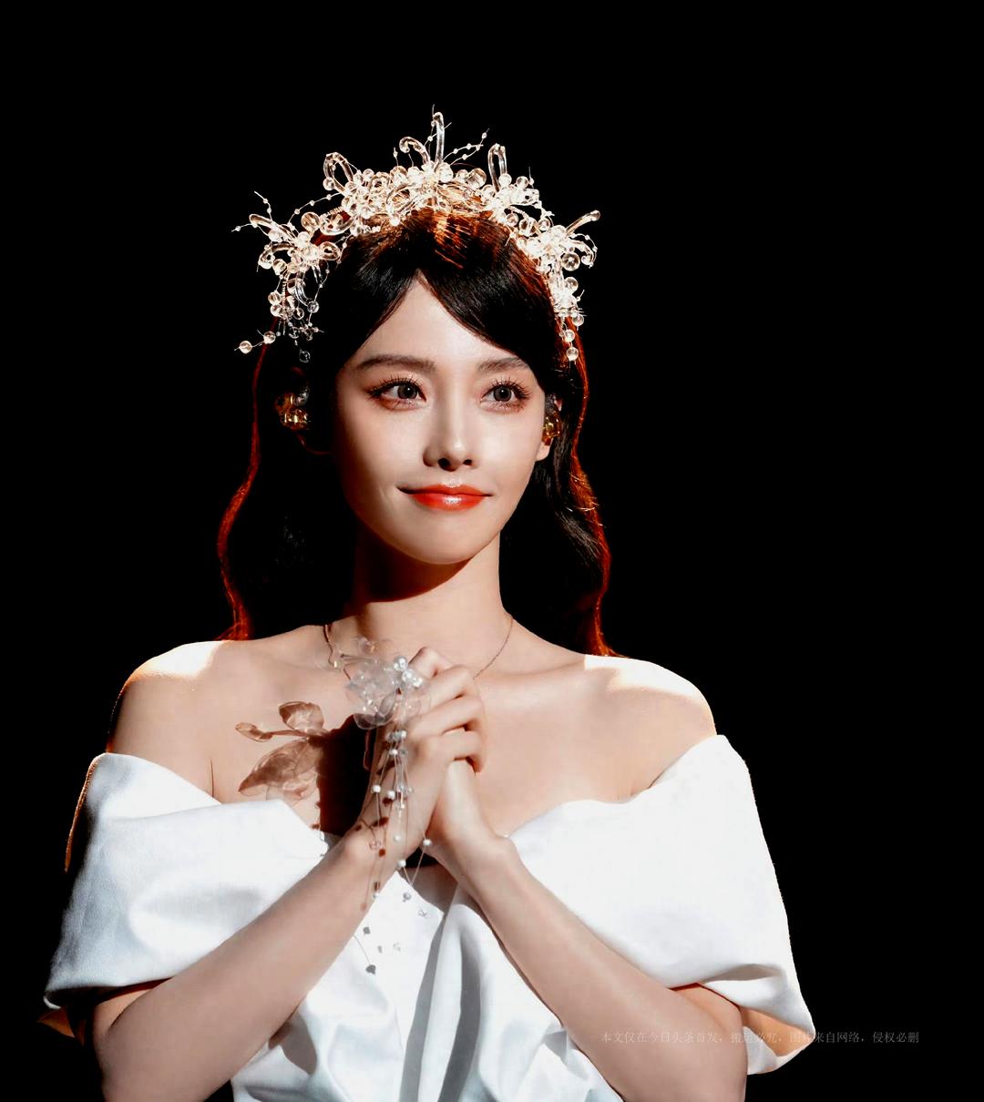 It's really crazy! Ella looks so charming, 52-year-old Qu Ying dressed ...