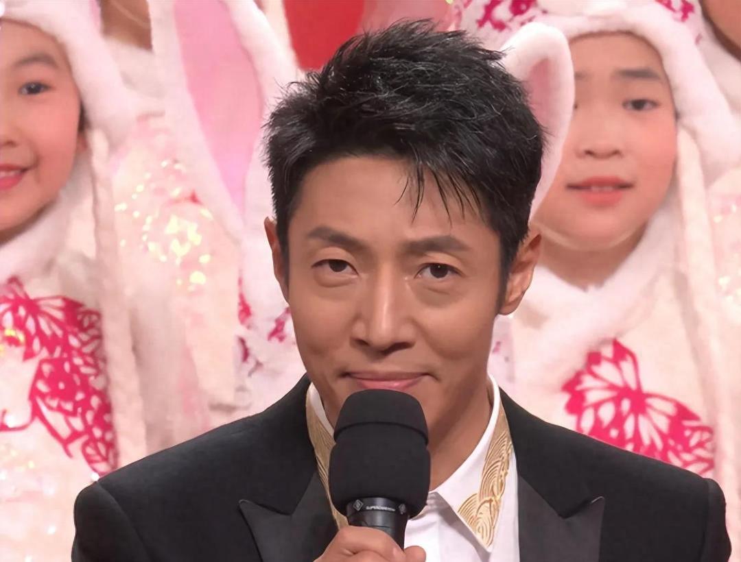 Sa Beining returns to her hometown to celebrate the New Year! Her face ...