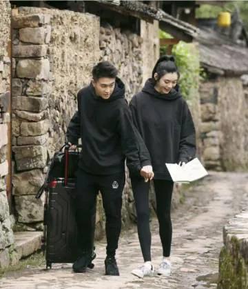 When it comes to doting on your wife, He Youjun is number one! Xi Mengyao has never been ...