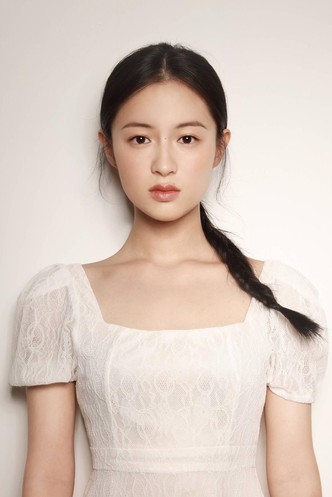 Big entertainment news: Yang Zi, Yi Yang Qianxi, Zhang Bichen, Huang Jingyu, Li Jiaxin, Gong Jun ...