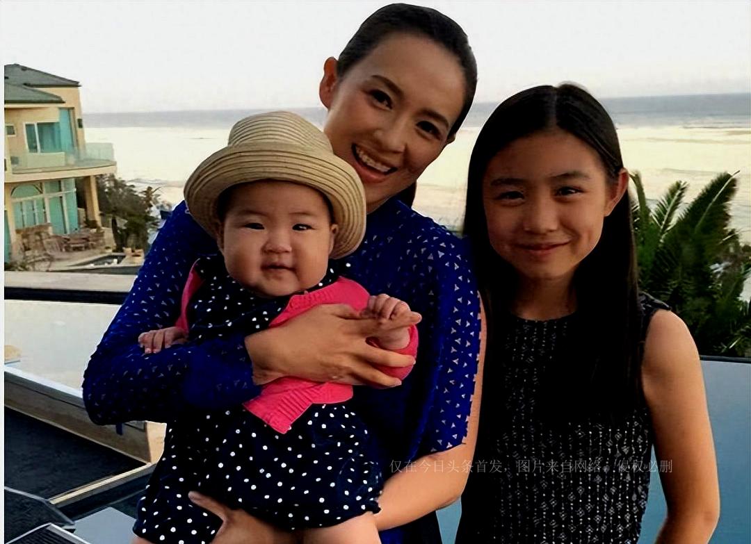 A new photo of 7-year-old Xingxing. Her pointed chin looks exactly like ...