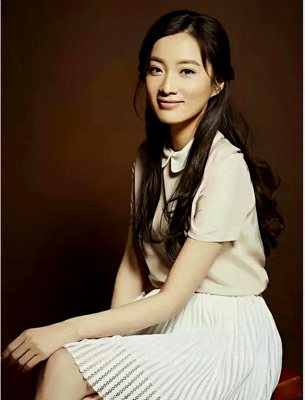 Xu Fanxi is 39 years old and has no marriage or children. She keeps a ...