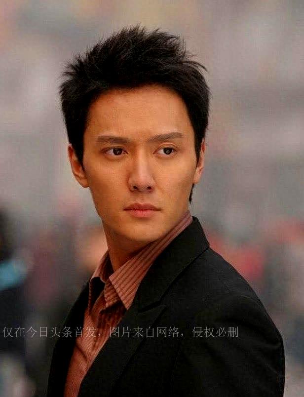 A year later, I realized why Zhao Liying and Feng Shaofeng divorced - iNEWS