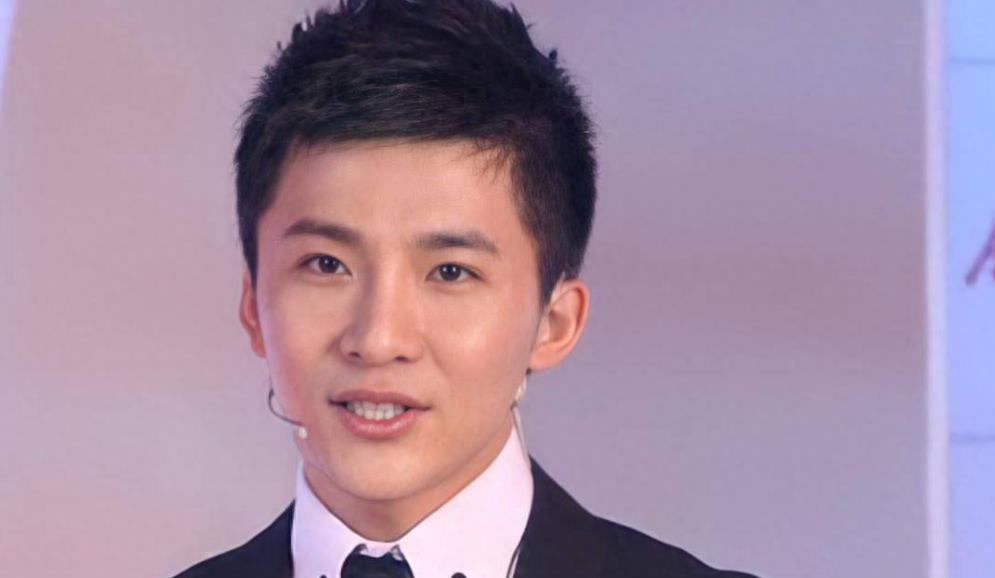 Bian Ce, the most handsome host of CCTV, jumped to his death after ...