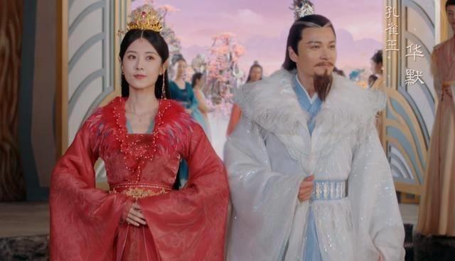 "The Hidden God" comes with its own BGM. As the second female lead, Hua ...
