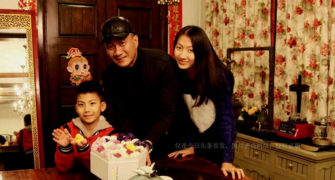 Hu Jun's son is tall, handsome and promising. His suggestions for the ...