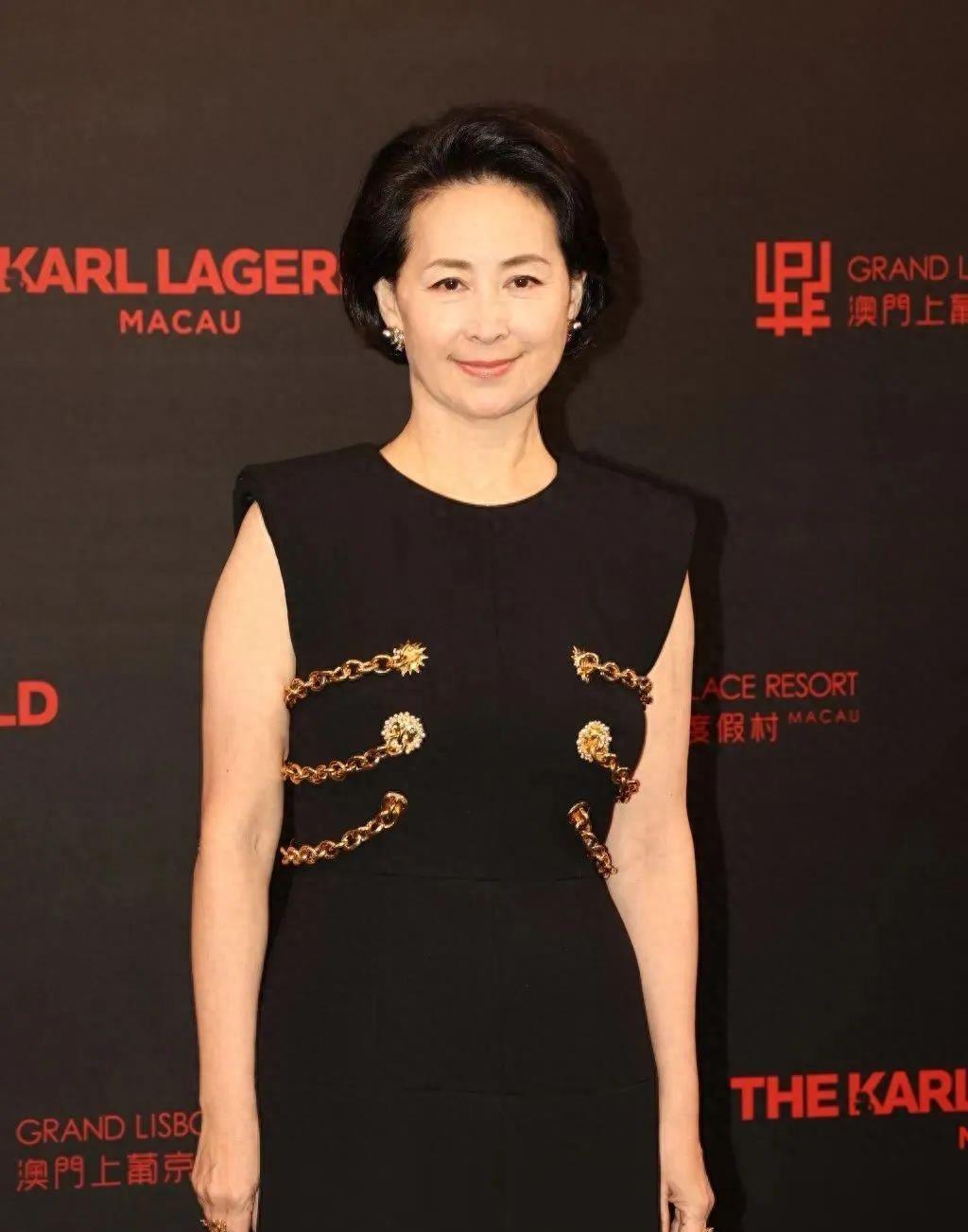 Fourth wife Liang Anqi is so humble, and He Chaolian deliberately stood ...