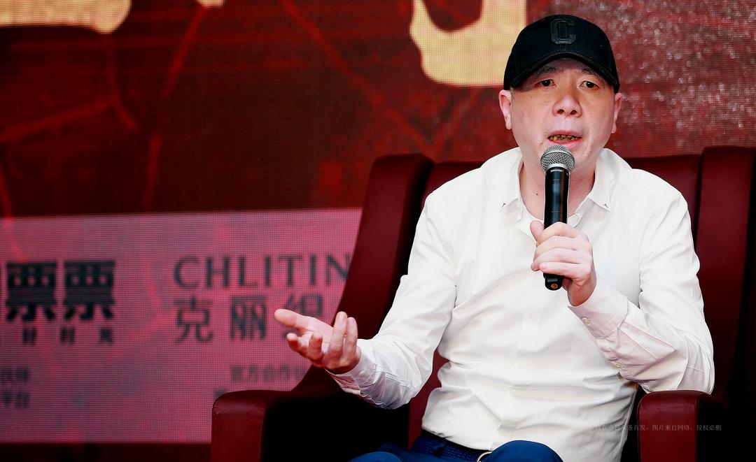 Veteran artist Feng Xiaogang has stirred up controversy again. At the age of 65, he has embarked ...