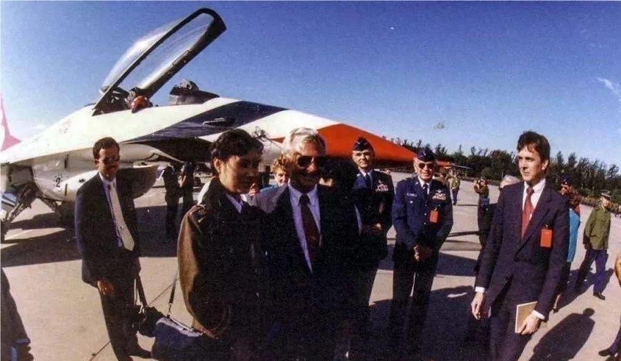The J-10 became the Chinese F16. The United States does not understand ...