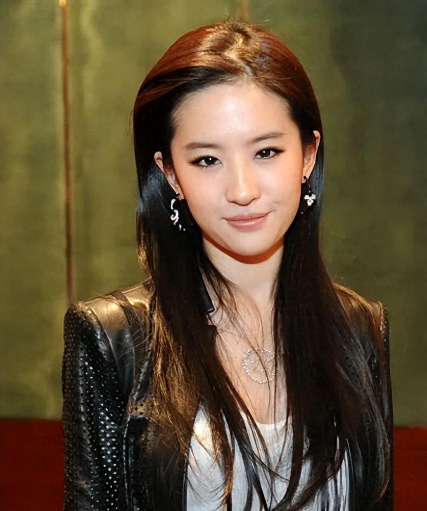 Liu Yifei's godfather Chen Jinfei's new relationship revealed, Yang ...
