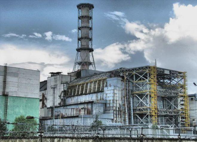 The nuclear radiation in "Chernobyl" reached 35,000 roentgens. If it ...