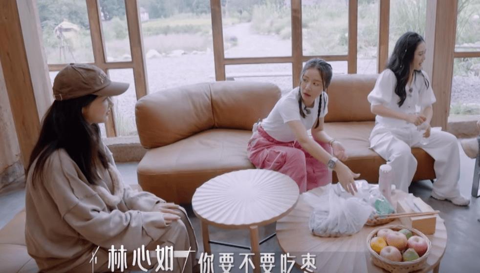 Yang Zi's public height is 167 centimeters, but she is still mopping ...