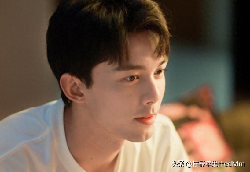 Wu Lei, who just turned 23, gave Jiang Wenli, who was still pretending ...
