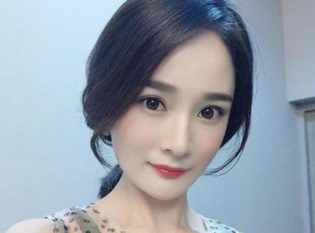 Internet celebrity Zhuo Hengyu had plastic surgery and became Yang Mi, married into a wealthy ...
