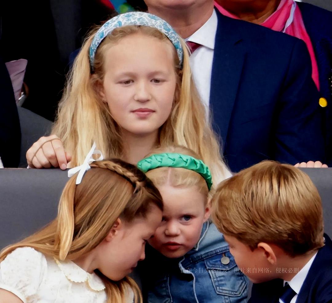 Royal Family Clash! Charlotte laughs and communicates with her cousin ...