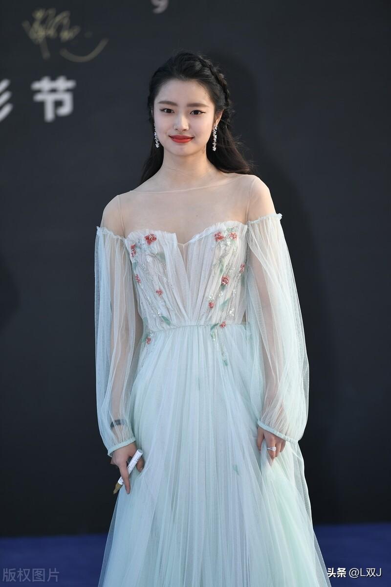 Xu Ruohan loves to laugh - iNEWS