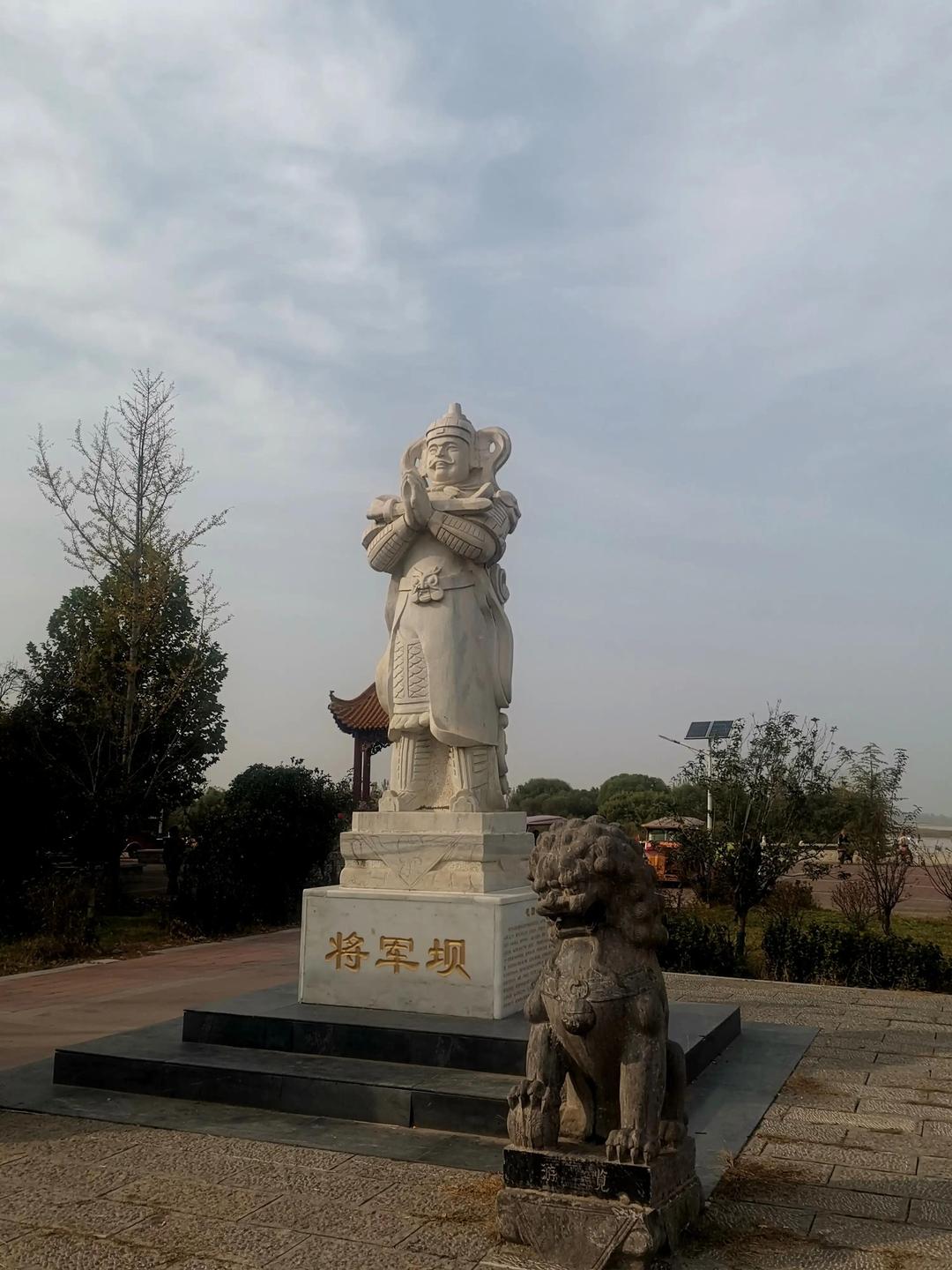 Go hiking on the Yellow River Embankment - iNEWS