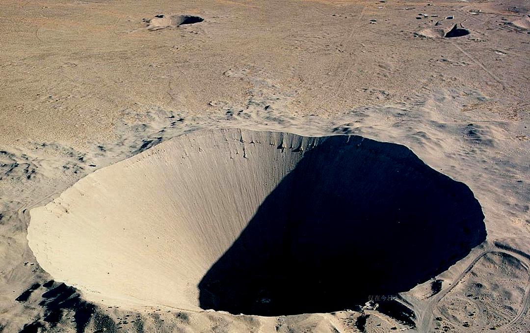 The magical golden hoop was hidden in the test of the "God's Rod ...