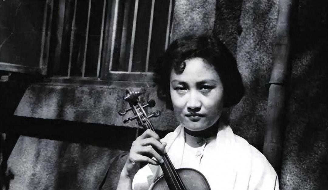 In 1979, Ren Zhongyi vindicated Zhang Zhixin. Hua Guofeng did not express his position. Ren told ...