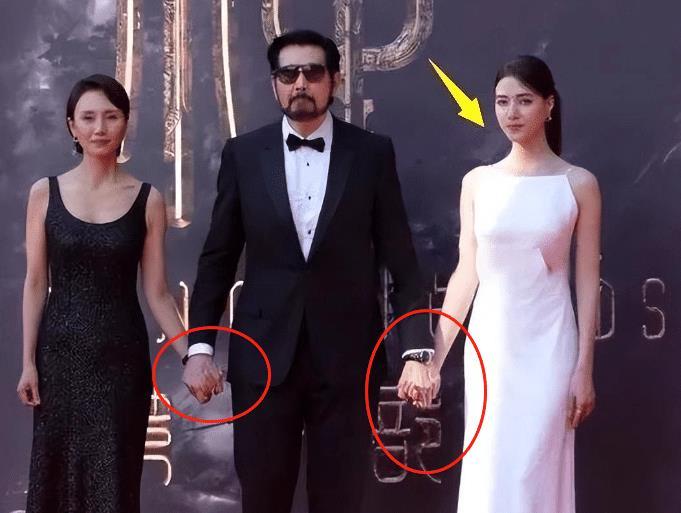 Fei Xiang's actions once again caused controversy. He was too close to ...