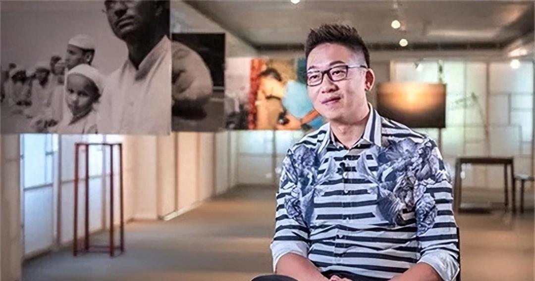 Host Lin Hai, whose two wives are both colleagues, is now 51 years old ...