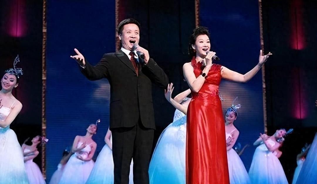 66-year-old Yan Weiwen accompanied his wife to fight cancer for 35 ...