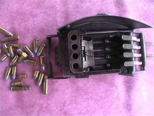 The magic gun hidden in the belt: kill the enemy secretly with one shot ...