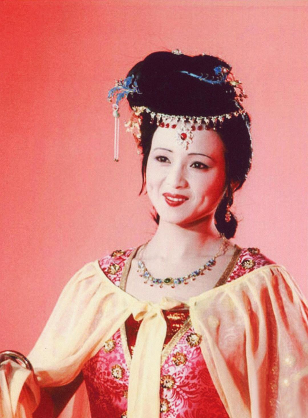 Why didn't Qin Keqing resist Jia Zhen in "A Dream of Red Mansions ...