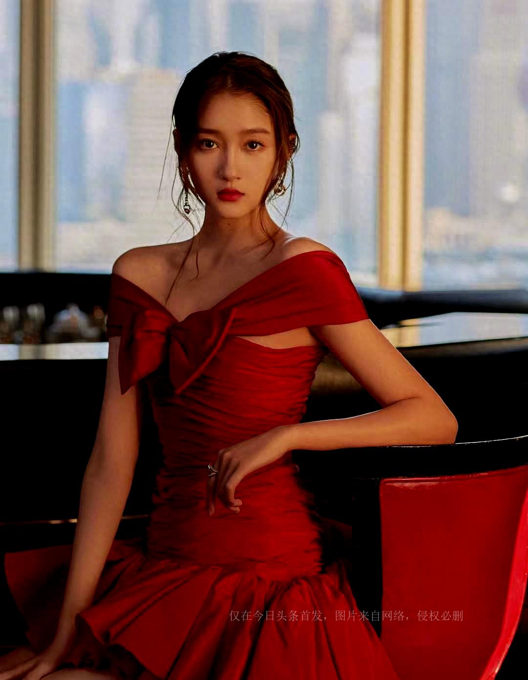 Celebrities' New Year's Eve dresses are too inset for baby Yang Mi's ...