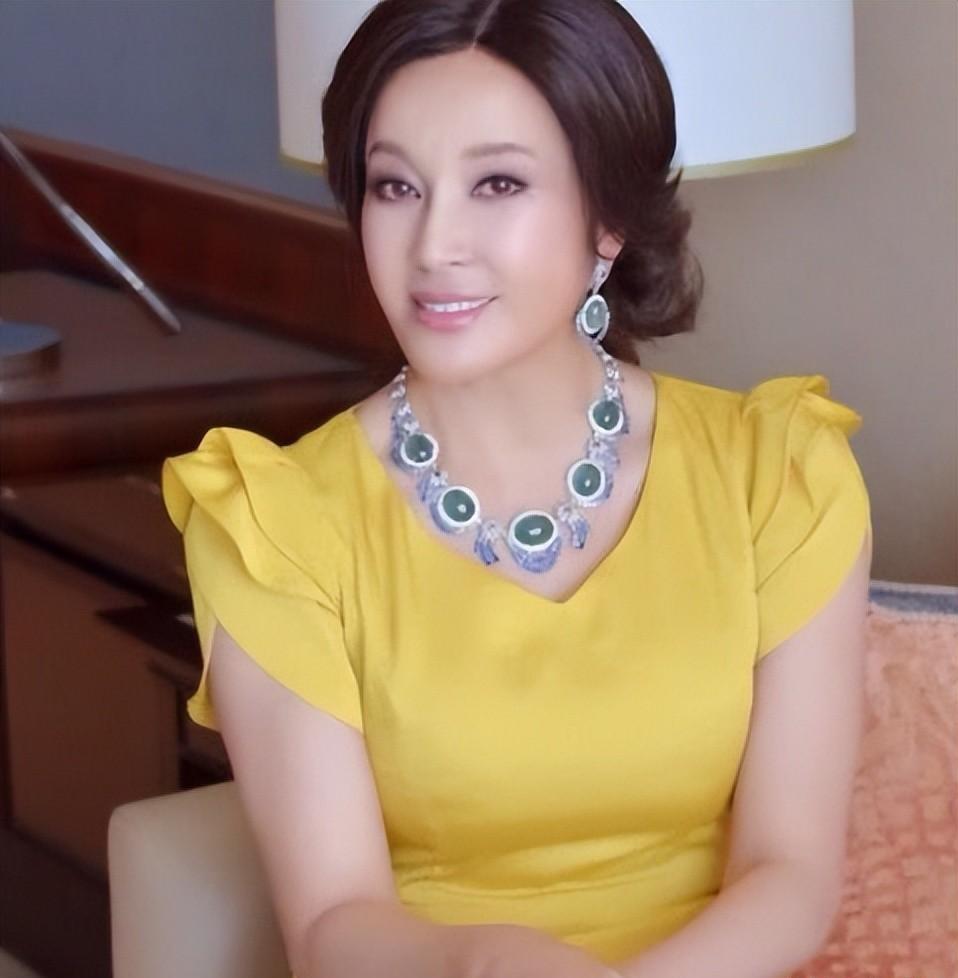 Time is no match for her, Liu Xiaoqing is amazing all over the world ...