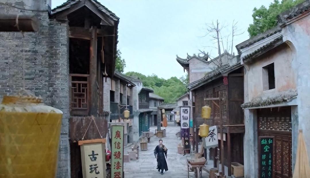 "Heng Lai Jian" becomes a funny version of "Goblin"? Bai Yu's eyes are ...