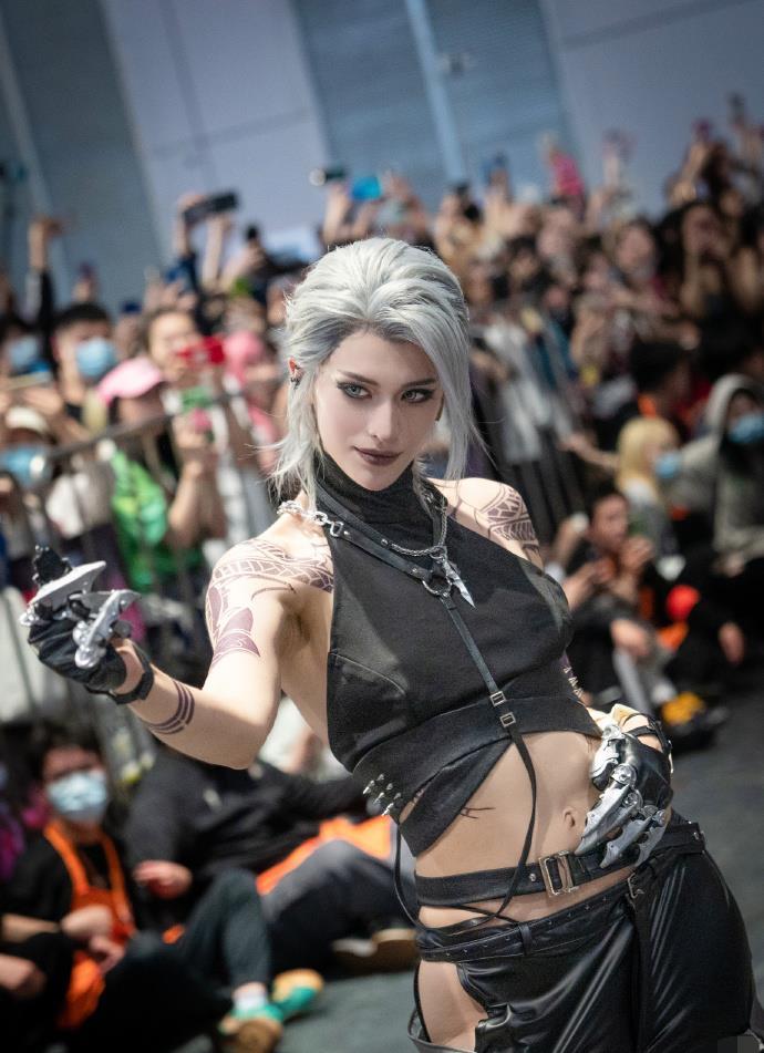 Super COSER Karina's husband Zhong Ni died tragically after drowning in ...