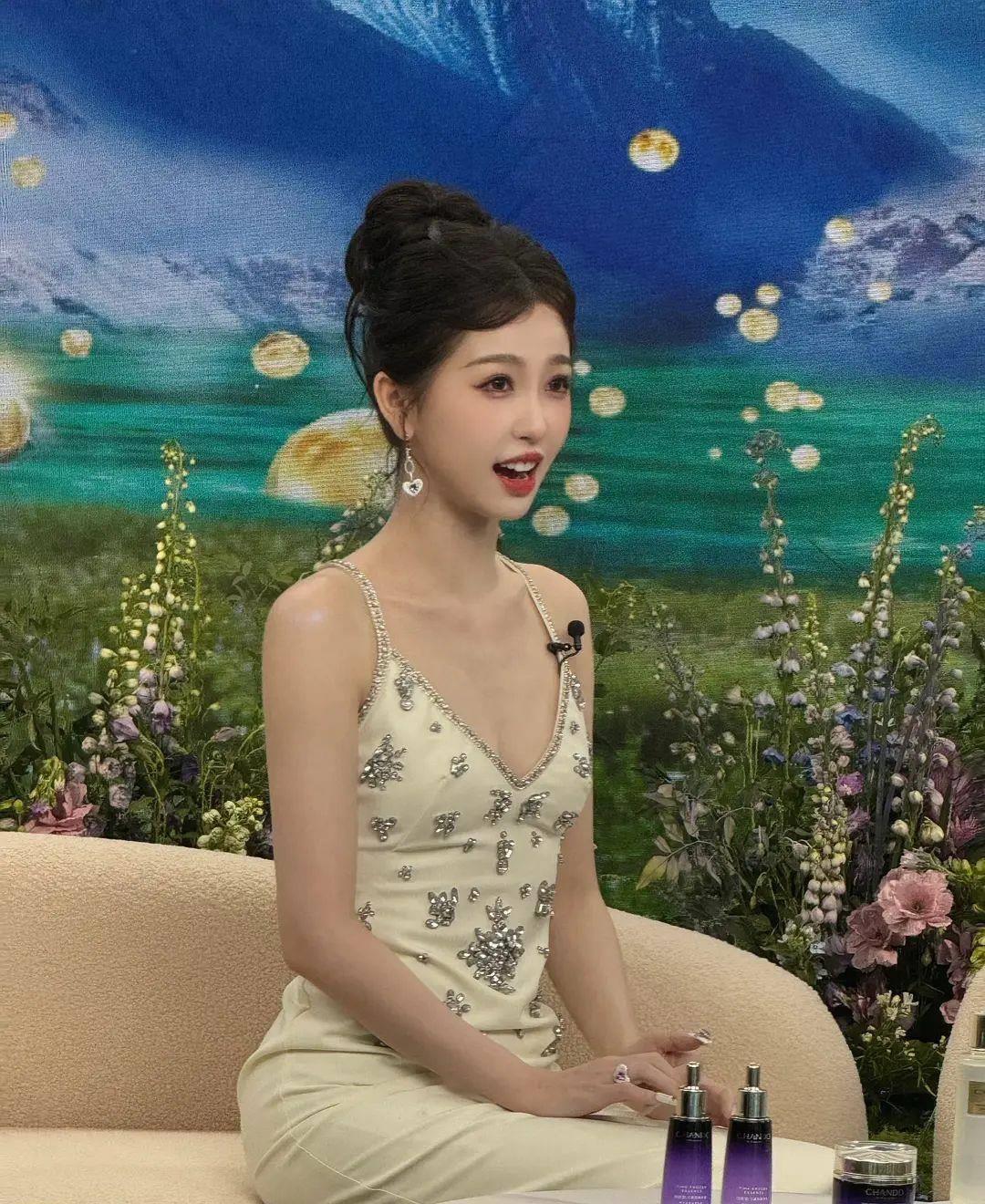 Yu Shuxin lost 18 pounds in recent photos. She was complained that she ...