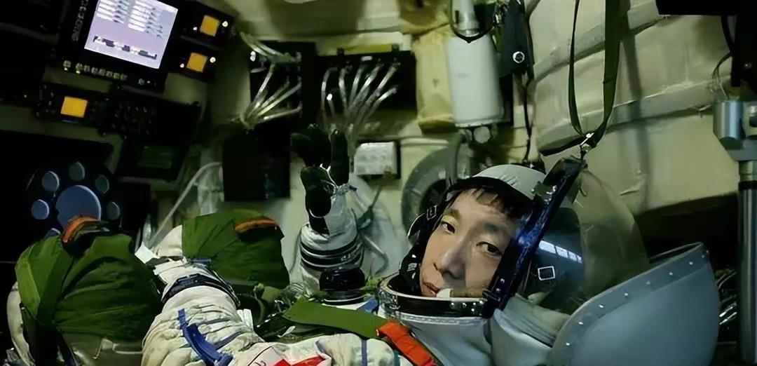 Documentary: Yang Liwei heard a knock on the door in space, and the ...