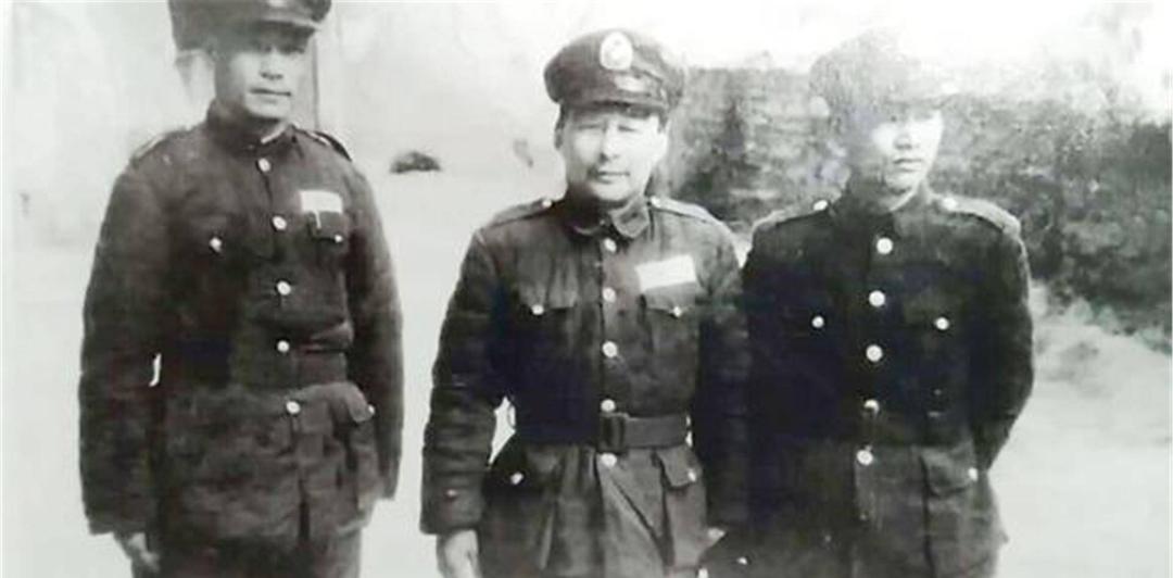 The father went to the army to visit his son: Let your commander come ...