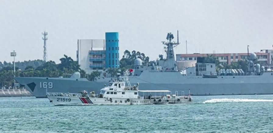 The three major fleets of the Chinese Navy are stationed in a ...