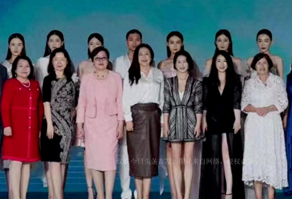 The successor to the gambling king, 61-year-old He Chaoqiong and Meng ...