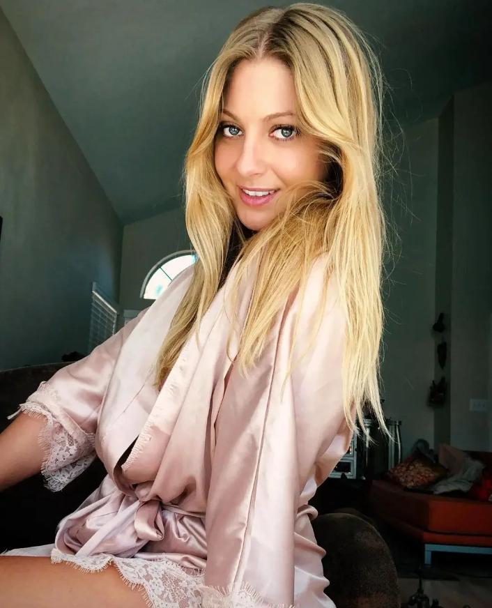 Veronica Weston, a talented and talented actress, profile and pictures - iNEWS