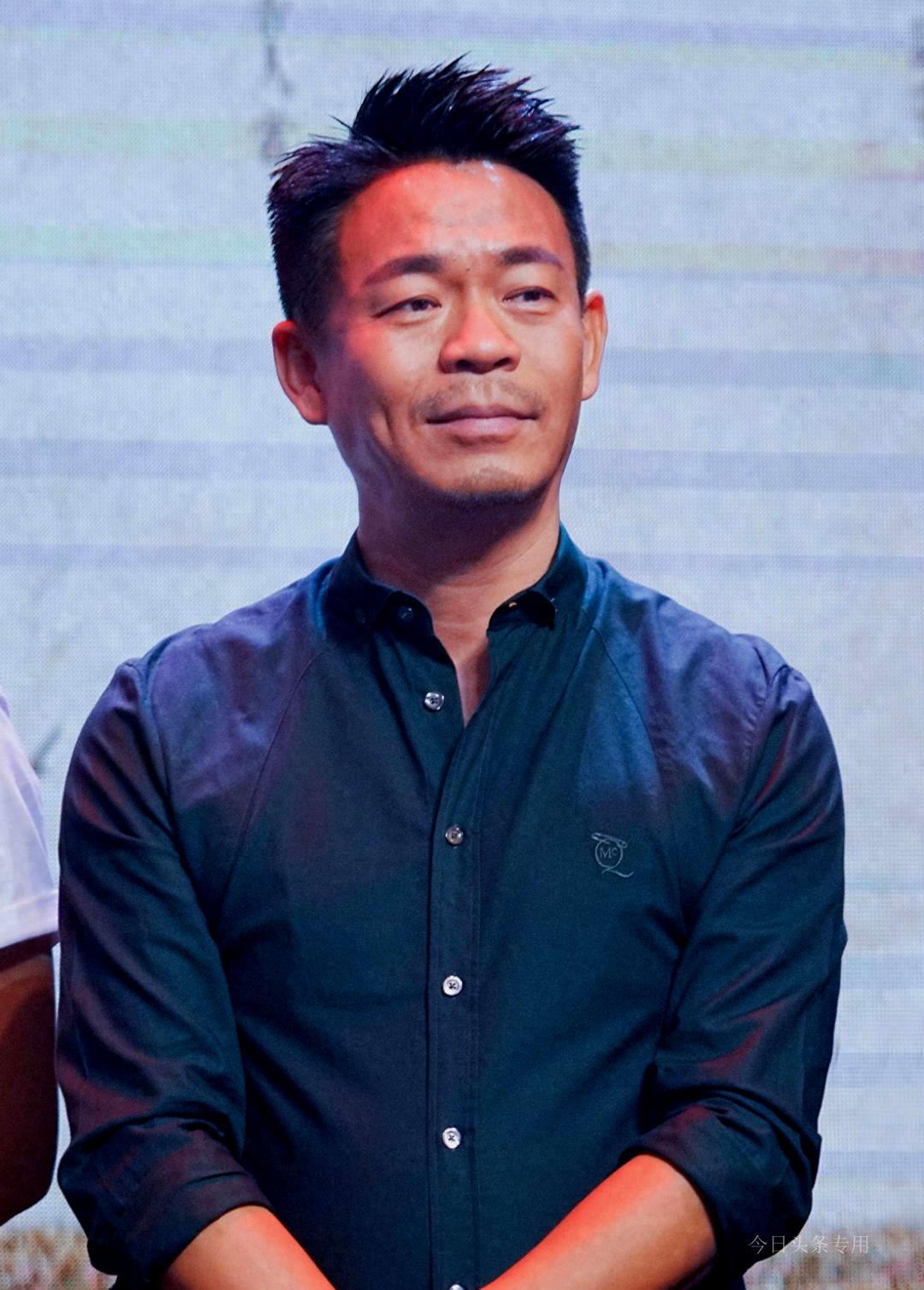 At the age of 26, he became popular after attending the Spring Festival ...