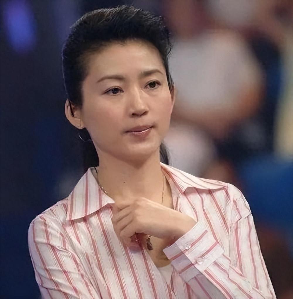 CCTV first lady Wang Xiaoya! The first marriage was to a rich man, the ...
