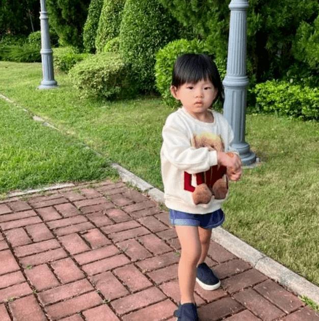 The 58-year-old Hong Kong singer makes a comeback and became a father ...