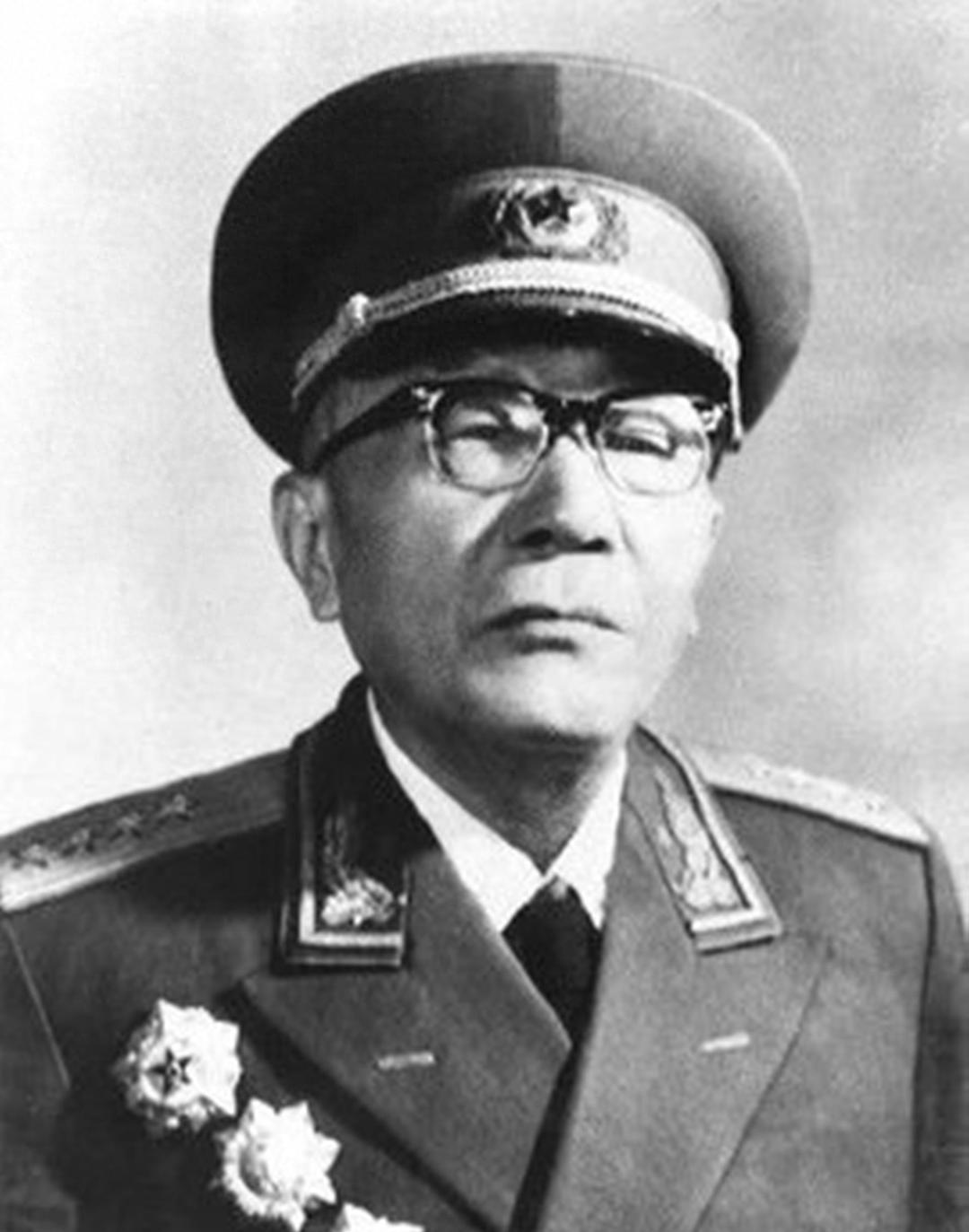 In 1992, 78-year-old Zhang Zhen wanted to retire, but Deng Xiaoping ...