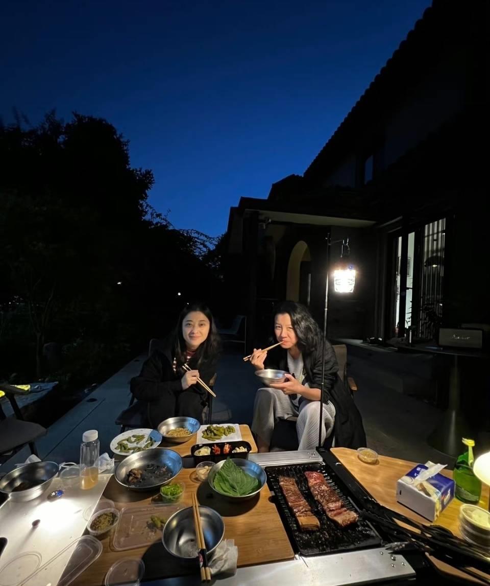 47-year-old Liu Lin is so malleable! Her image in and out of the play ...