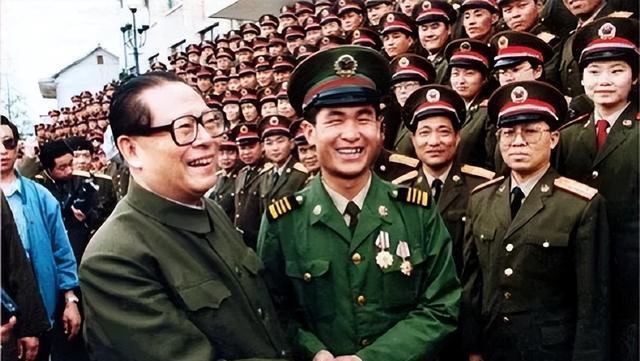 Deng Gong trained two successors, why did he finally choose Jiang Zemin ...