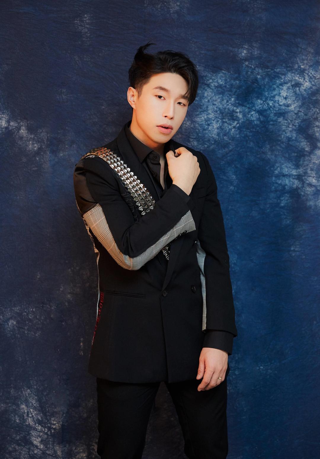 Arrogant Deyun: Challenge Jiang Kun at the age of seventeen and never ...