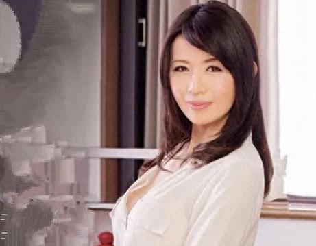 "Eriko Miura, an AV actress with unique charm" - iNEWS