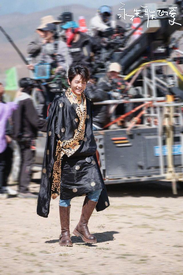 Ding Zhen stepped into the film and television industry and ...